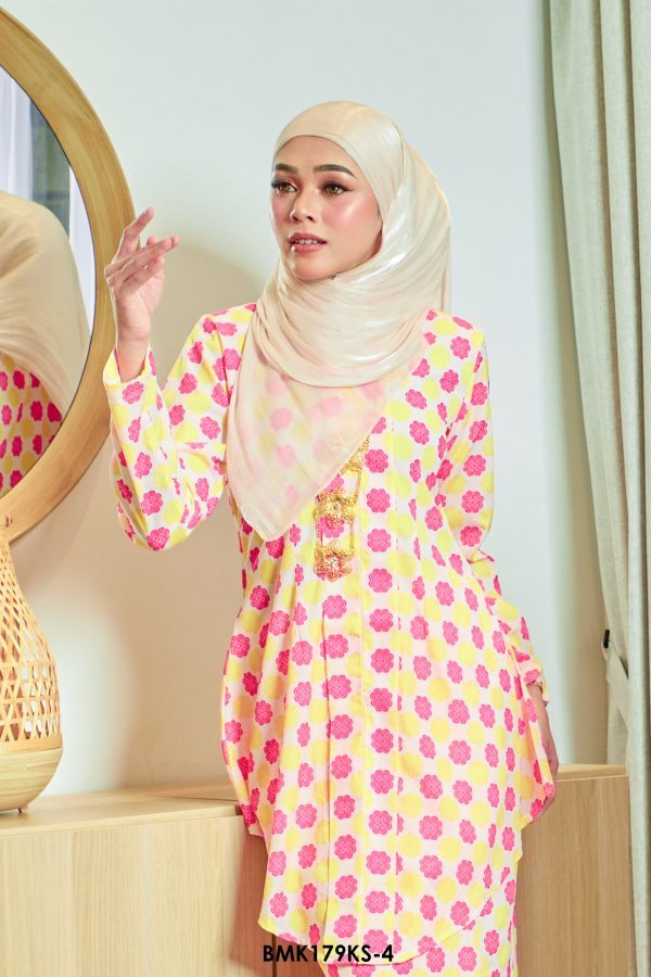 BATIQ MIA – Color Blast